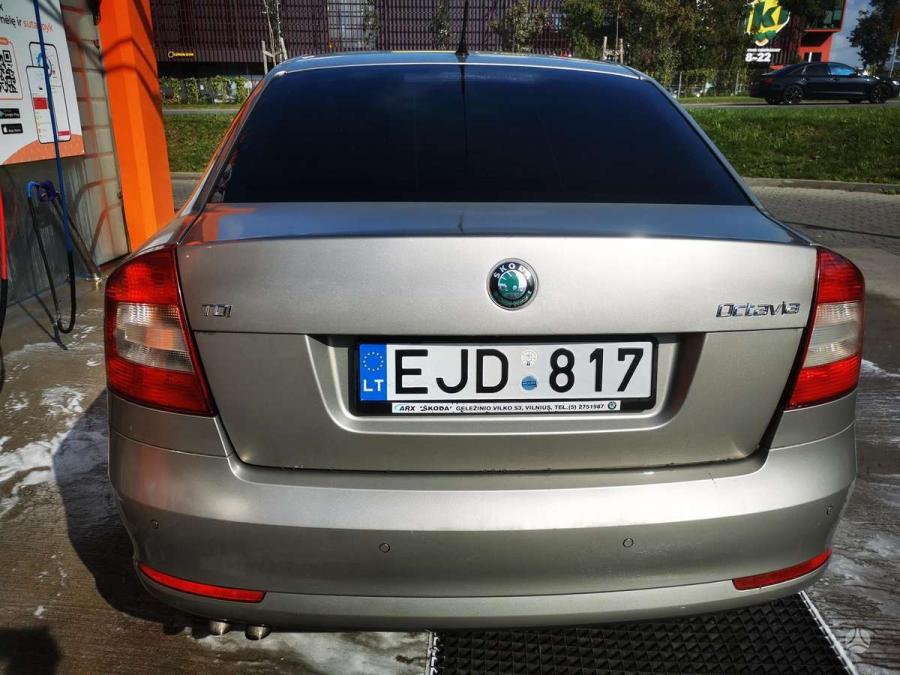 Grey Skoda Octavia 2009 in Vilnius, with an engine capacity of 1.90 L and mileage of 332 thousand km for 3450 €, photo 27 on AUTOMOTO.COM.LV