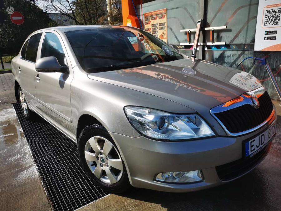 Grey Skoda Octavia 2009 in Vilnius, with an engine capacity of 1.90 L and mileage of 332 thousand km for 3450 €, photo 28 on AUTOMOTO.COM.LV