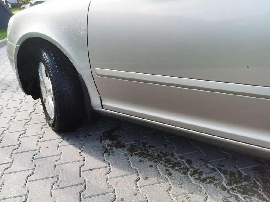 Grey Skoda Octavia 2009 in Vilnius, with an engine capacity of 1.90 L and mileage of 332 thousand km for 3450 €, photo 33 on AUTOMOTO.COM.LV