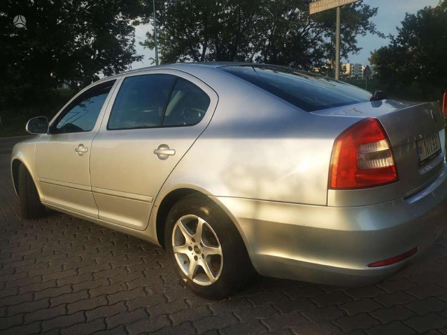 Pelēks Skoda Octavia 2010 Viļņa, ar dzinēja tilpumu 1.60 L un nobraukumu 257 tūkst. km par 2950 €, foto 8 vietnē AUTOMOTO.COM.LV