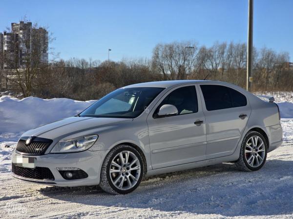 Pelēks Skoda Octavia 2010 Viļņa, ar dzinēja tilpumu 2.00 L un nobraukumu 356 tūkst. km par 3500 €, foto 1 vietnē AUTOMOTO.COM.LV