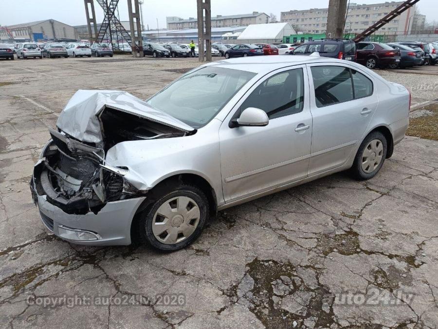 Pelēks Skoda Octavia 2010 Tallina, ar dzinēja tilpumu 1.60 L un nobraukumu 266 tūkst. km par 799 €, foto 2 vietnē AUTOMOTO.COM.LV