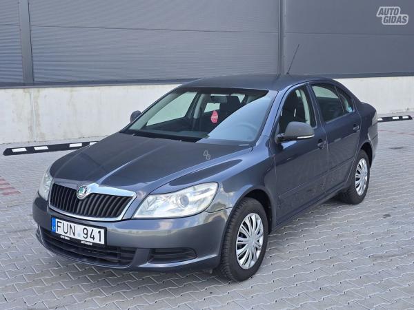 Grey Skoda Octavia 2010 in Siauliai, with an engine capacity of 1.60 L and mileage of 290 thousand km for 1750 €, photo 1 on AUTOMOTO.COM.LV