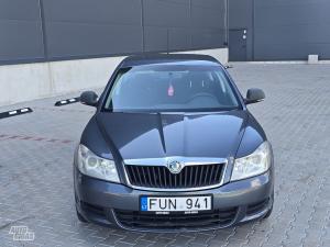 Pelēks Skoda Octavia 2010 Šauļi, ar dzinēja tilpumu 1.60 L un nobraukumu 290 tūkst. km par 1750 €, foto 3 vietnē AUTOMOTO.COM.LV