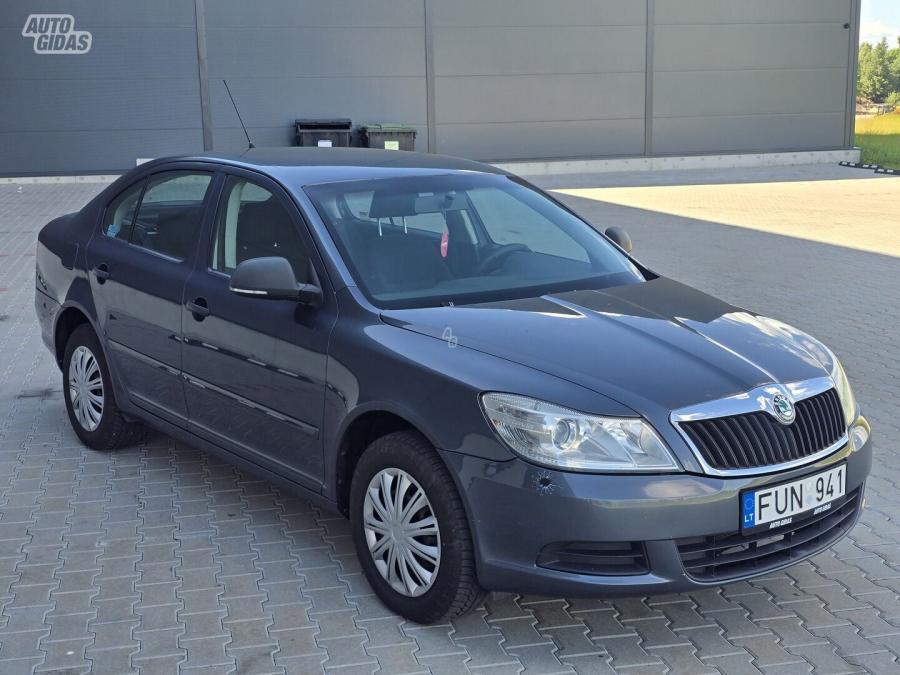 Pelēks Skoda Octavia 2010 Šauļi, ar dzinēja tilpumu 1.60 L un nobraukumu 290 tūkst. km par 1750 €, foto 4 vietnē AUTOMOTO.COM.LV