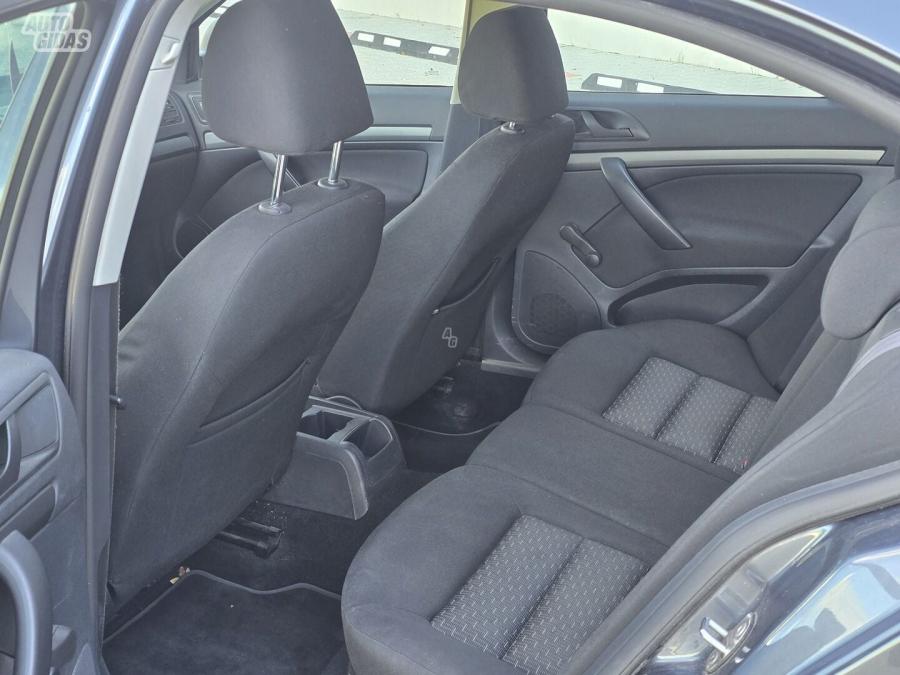 Pelēks Skoda Octavia 2010 Šauļi, ar dzinēja tilpumu 1.60 L un nobraukumu 290 tūkst. km par 1750 €, foto 9 vietnē AUTOMOTO.COM.LV