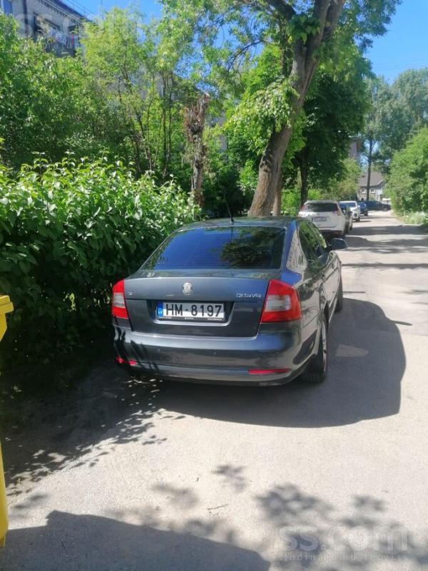 Grey Skoda Octavia 2010 in Riga, with an engine capacity of 1.80 L and mileage of 230 thousand km for 3300 €, photo 1 on AUTOMOTO.COM.LV