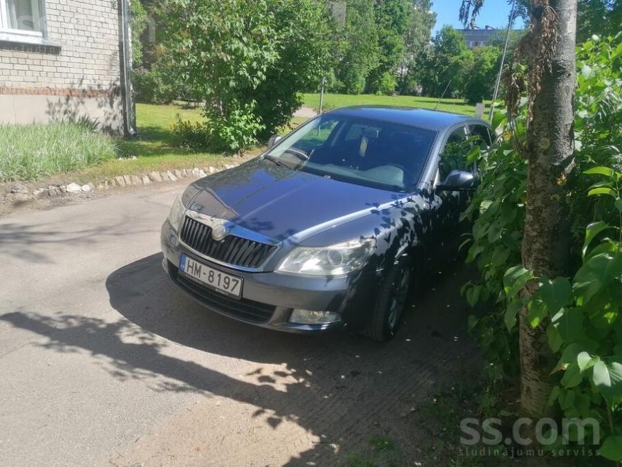 Grey Skoda Octavia 2010 in Riga, with an engine capacity of 1.80 L and mileage of 230 thousand km for 3300 €, photo 3 on AUTOMOTO.COM.LV