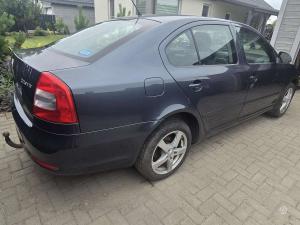 Grey Skoda Octavia 2010 in Panevezys, with an engine capacity of 1.60 L and mileage of 320 thousand km for 2699 €, photo 4 on AUTOMOTO.COM.LV