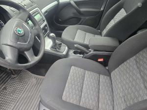 Grey Skoda Octavia 2010 in Panevezys, with an engine capacity of 1.60 L and mileage of 320 thousand km for 2699 €, photo 9 on AUTOMOTO.COM.LV