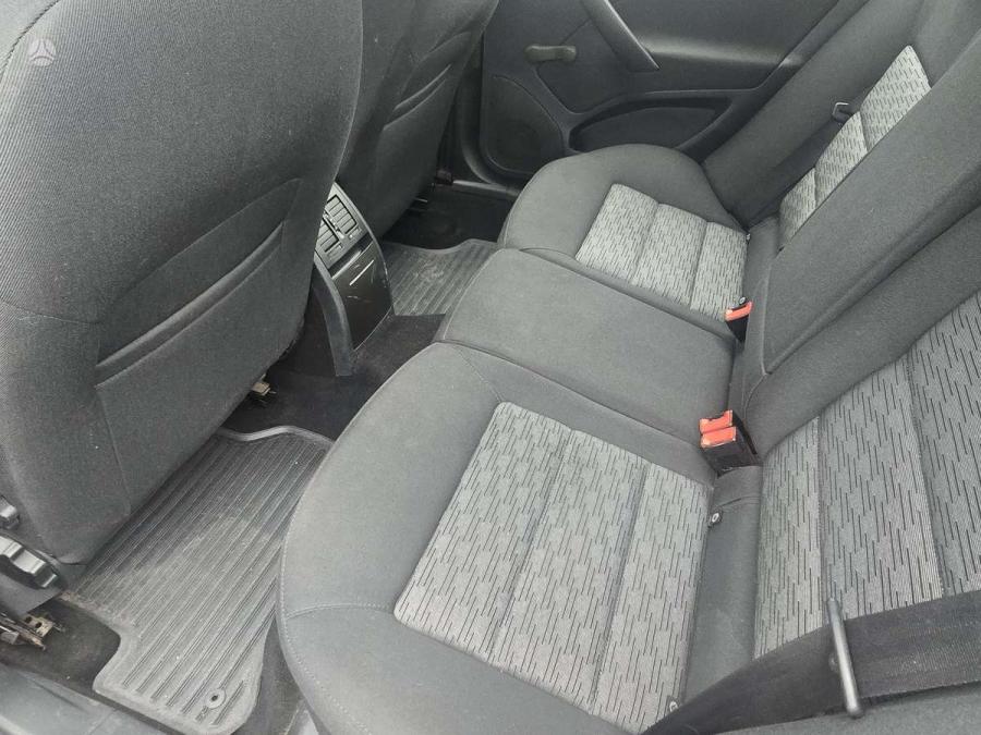 Grey Skoda Octavia 2010 in Panevezys, with an engine capacity of 1.60 L and mileage of 320 thousand km for 2699 €, photo 11 on AUTOMOTO.COM.LV