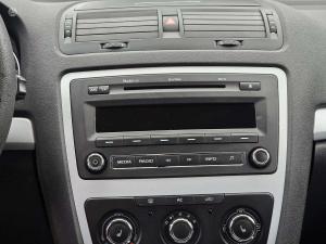 Grey Skoda Octavia 2010 in Panevezys, with an engine capacity of 1.60 L and mileage of 320 thousand km for 2699 €, photo 14 on AUTOMOTO.COM.LV