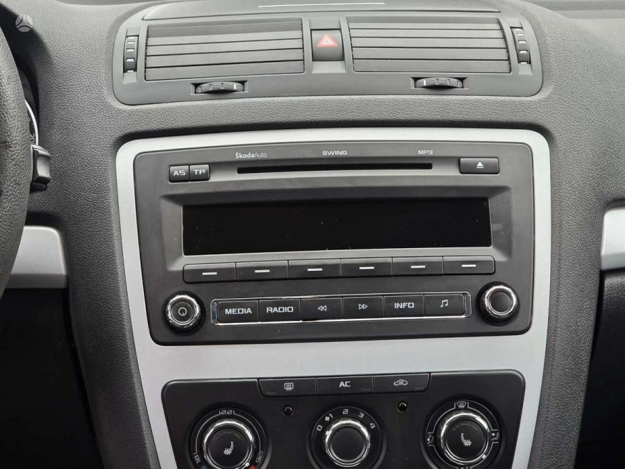 Grey Skoda Octavia 2010 in Panevezys, with an engine capacity of 1.60 L and mileage of 320 thousand km for 2699 €, photo 14 on AUTOMOTO.COM.LV
