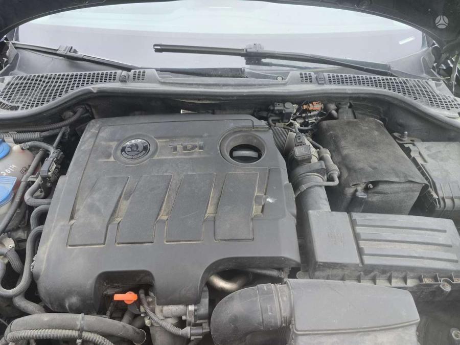 Grey Skoda Octavia 2010 in Panevezys, with an engine capacity of 1.60 L and mileage of 320 thousand km for 2699 €, photo 20 on AUTOMOTO.COM.LV