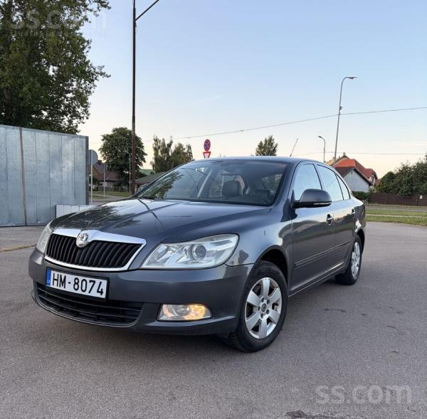 Grey Skoda Octavia 2010 in Riga, with an engine capacity of 1.80 L and mileage of 440 thousand km for 1750 €, photo 1 on AUTOMOTO.COM.LV