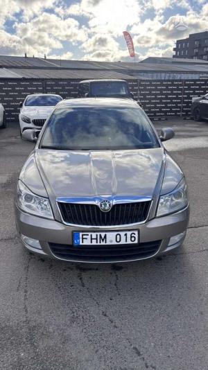 Pelēks Skoda Octavia 2011 Viļņa, ar dzinēja tilpumu 1.60 L un nobraukumu 276 tūkst. km par 2950 €, foto 7 vietnē AUTOMOTO.COM.LV