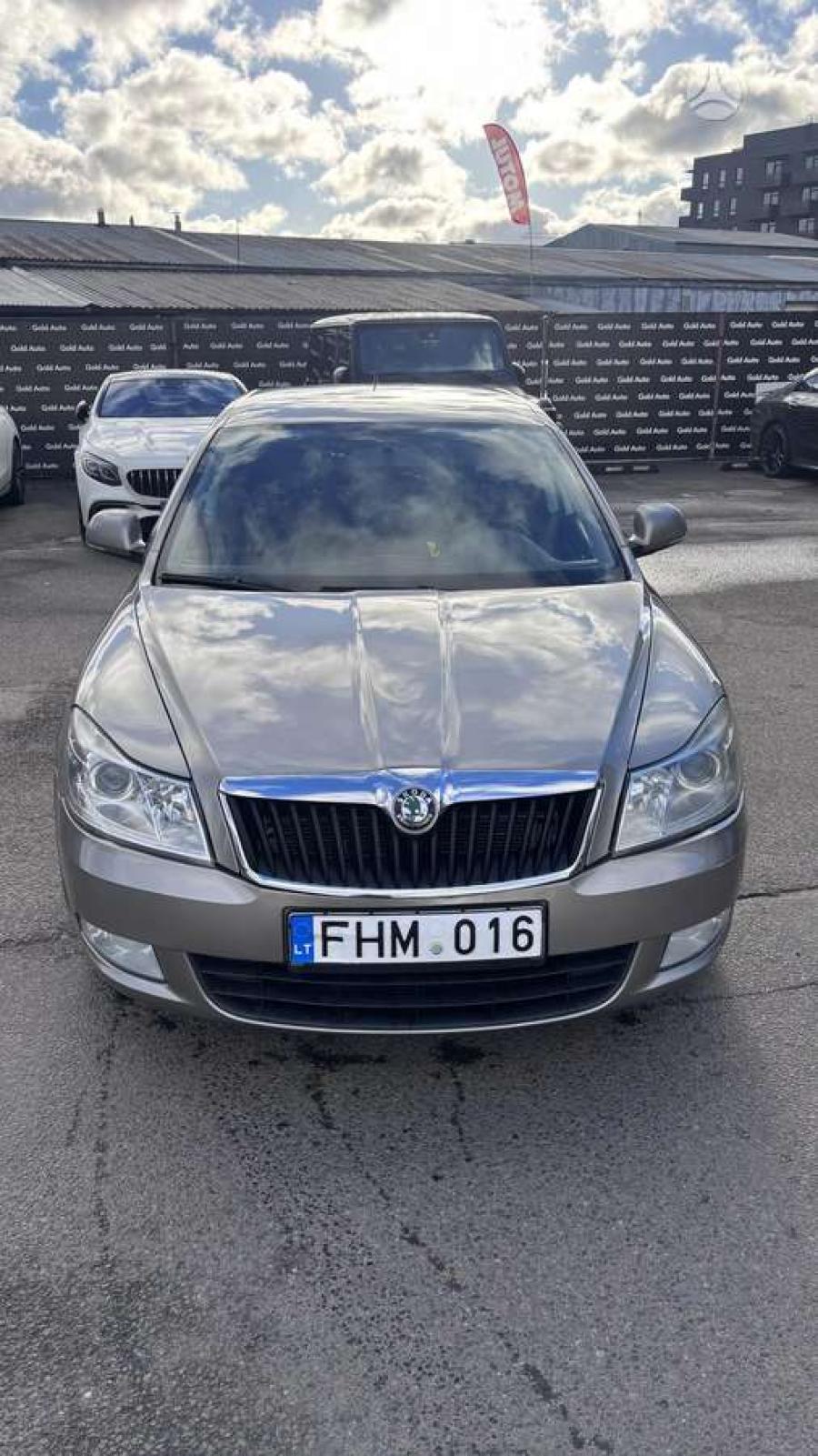 Pelēks Skoda Octavia 2011 Viļņa, ar dzinēja tilpumu 1.60 L un nobraukumu 276 tūkst. km par 2950 €, foto 7 vietnē AUTOMOTO.COM.LV