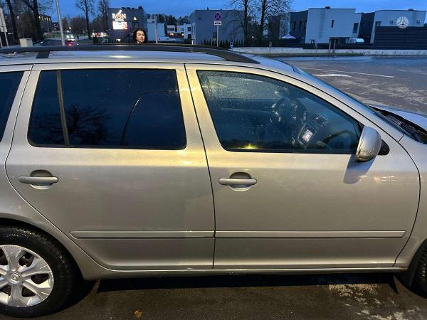 Grey Skoda Octavia 2011 in Vilnius, with an engine capacity of 1.60 L and mileage of 430 thousand km for 1250 €, photo 9 on AUTOMOTO.COM.LV