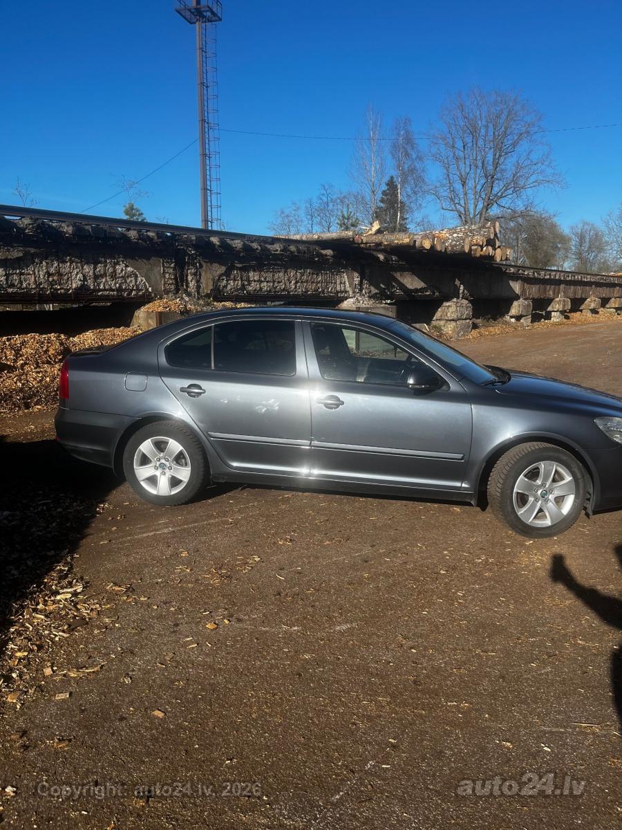 Grey Skoda Octavia 2011 in Tallinn, with an engine capacity of 1.40 L and mileage of 164 thousand km for 4000 €, photo 5 on AUTOMOTO.COM.LV
