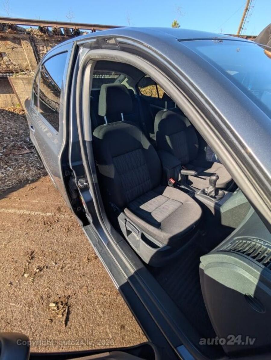 Grey Skoda Octavia 2011 in Tallinn, with an engine capacity of 1.40 L and mileage of 164 thousand km for 4000 €, photo 9 on AUTOMOTO.COM.LV