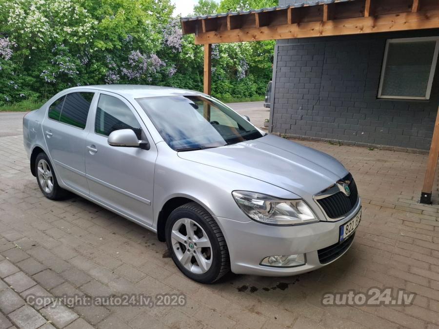 Grey Skoda Octavia 2011 in Tallinn, with an engine capacity of 1.20 L and mileage of 182 thousand km for 2900 €, photo 3 on AUTOMOTO.COM.LV
