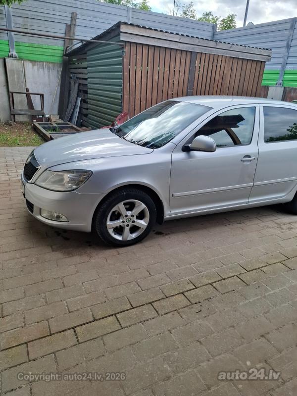 Pelēks Skoda Octavia 2011 Tallina, ar dzinēja tilpumu 1.20 L un nobraukumu 182 tūkst. km par 2900 €, foto 4 vietnē AUTOMOTO.COM.LV