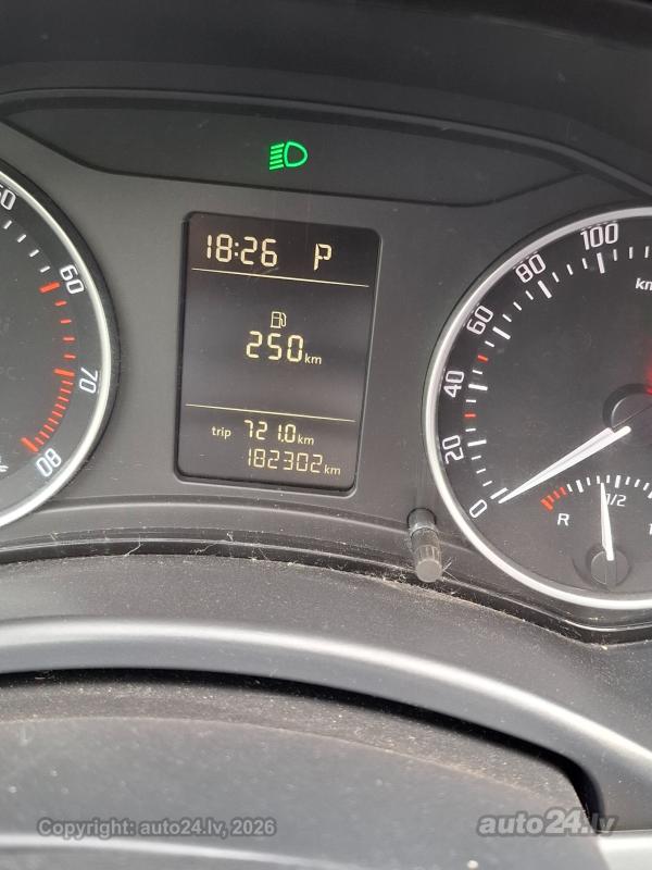 Pelēks Skoda Octavia 2011 Tallina, ar dzinēja tilpumu 1.20 L un nobraukumu 182 tūkst. km par 2900 €, foto 6 vietnē AUTOMOTO.COM.LV