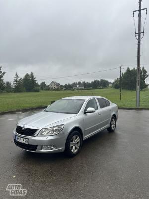 Pelēks Skoda Octavia 2011 Kauņa, ar dzinēja tilpumu 1.20 L un nobraukumu 219 tūkst. km par 2800 €, foto 3 vietnē AUTOMOTO.COM.LV