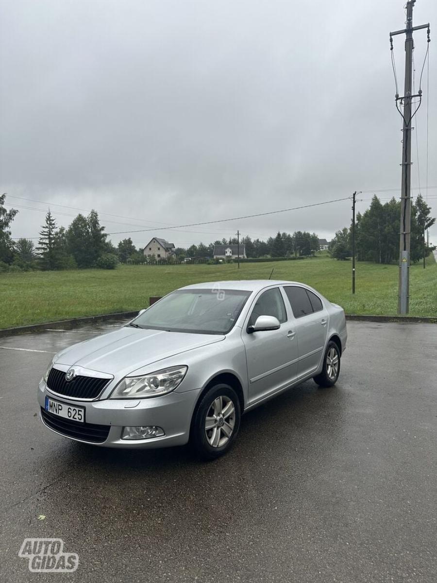 Pelēks Skoda Octavia 2011 Kauņa, ar dzinēja tilpumu 1.20 L un nobraukumu 219 tūkst. km par 2800 €, foto 3 vietnē AUTOMOTO.COM.LV