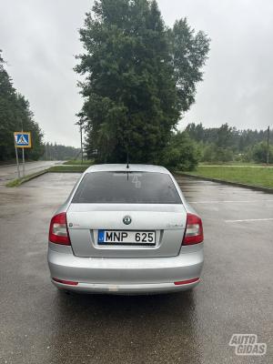 Pelēks Skoda Octavia 2011 Kauņa, ar dzinēja tilpumu 1.20 L un nobraukumu 219 tūkst. km par 2800 €, foto 4 vietnē AUTOMOTO.COM.LV