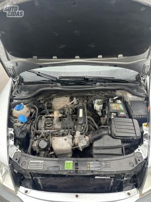 Pelēks Skoda Octavia 2011 Kauņa, ar dzinēja tilpumu 1.20 L un nobraukumu 219 tūkst. km par 2800 €, foto 12 vietnē AUTOMOTO.COM.LV