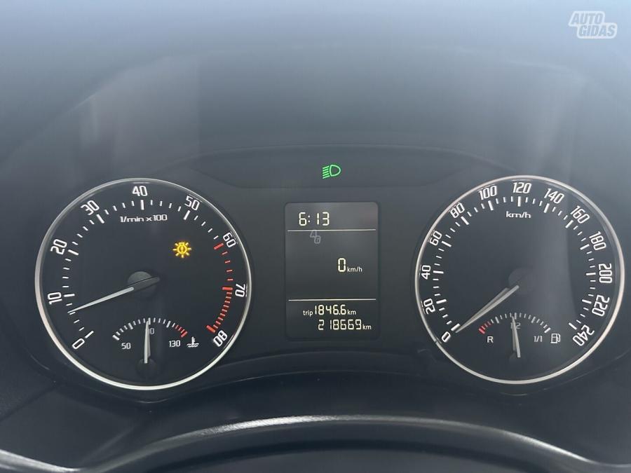 Pelēks Skoda Octavia 2011 Kauņa, ar dzinēja tilpumu 1.20 L un nobraukumu 219 tūkst. km par 2800 €, foto 14 vietnē AUTOMOTO.COM.LV