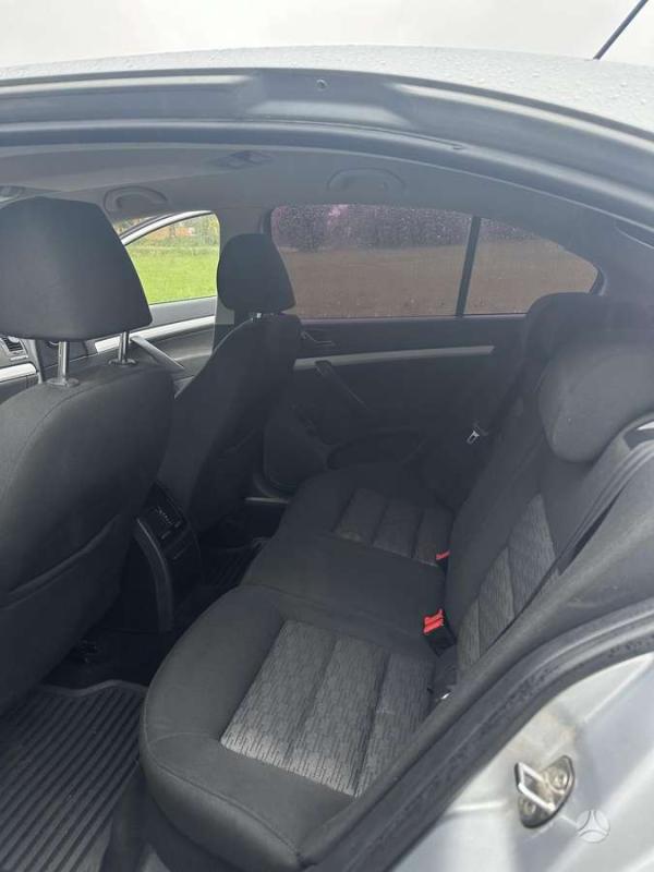 Grey Skoda Octavia 2011 in Kelme, with an engine capacity of 1.20 L and mileage of 220 thousand km for 2100 €, photo 8 on AUTOMOTO.COM.LV