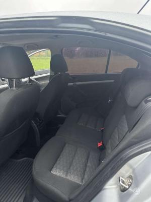 Grey Skoda Octavia 2011 in Kelme, with an engine capacity of 1.20 L and mileage of 220 thousand km for 2100 €, photo 9 on AUTOMOTO.COM.LV