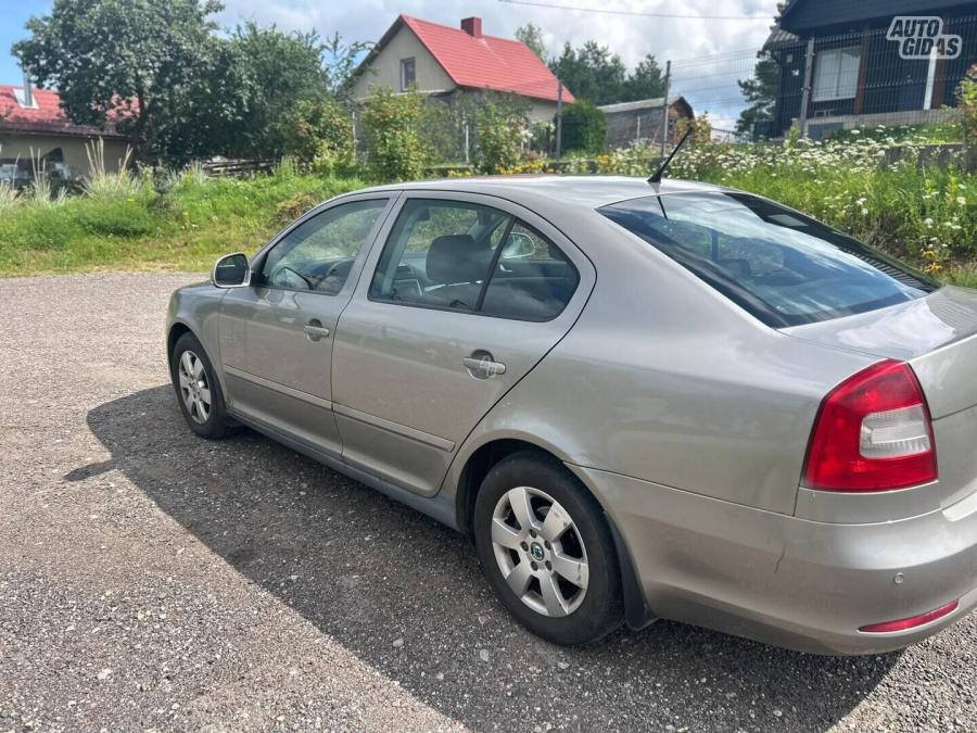 Grey Skoda Octavia 2011 in Vilnius, with an engine capacity of 1.90 L and mileage of 373 thousand km for 2450 €, photo 6 on AUTOMOTO.COM.LV