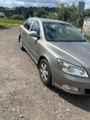 Grey Skoda Octavia 2011 in Vilnius, with an engine capacity of 1.90 L and mileage of 373 thousand km for 2450 €, photo 9 on AUTOMOTO.COM.LV