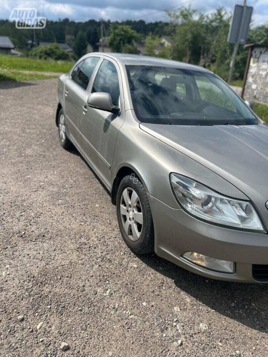 Grey Skoda Octavia 2011 in Vilnius, with an engine capacity of 1.90 L and mileage of 373 thousand km for 2450 €, photo 9 on AUTOMOTO.COM.LV