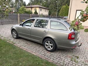 Grey Skoda Octavia 2011 in Riga, with an engine capacity of 2.00 L and mileage of 466 thousand km for 1500 €, photo 4 on AUTOMOTO.COM.LV