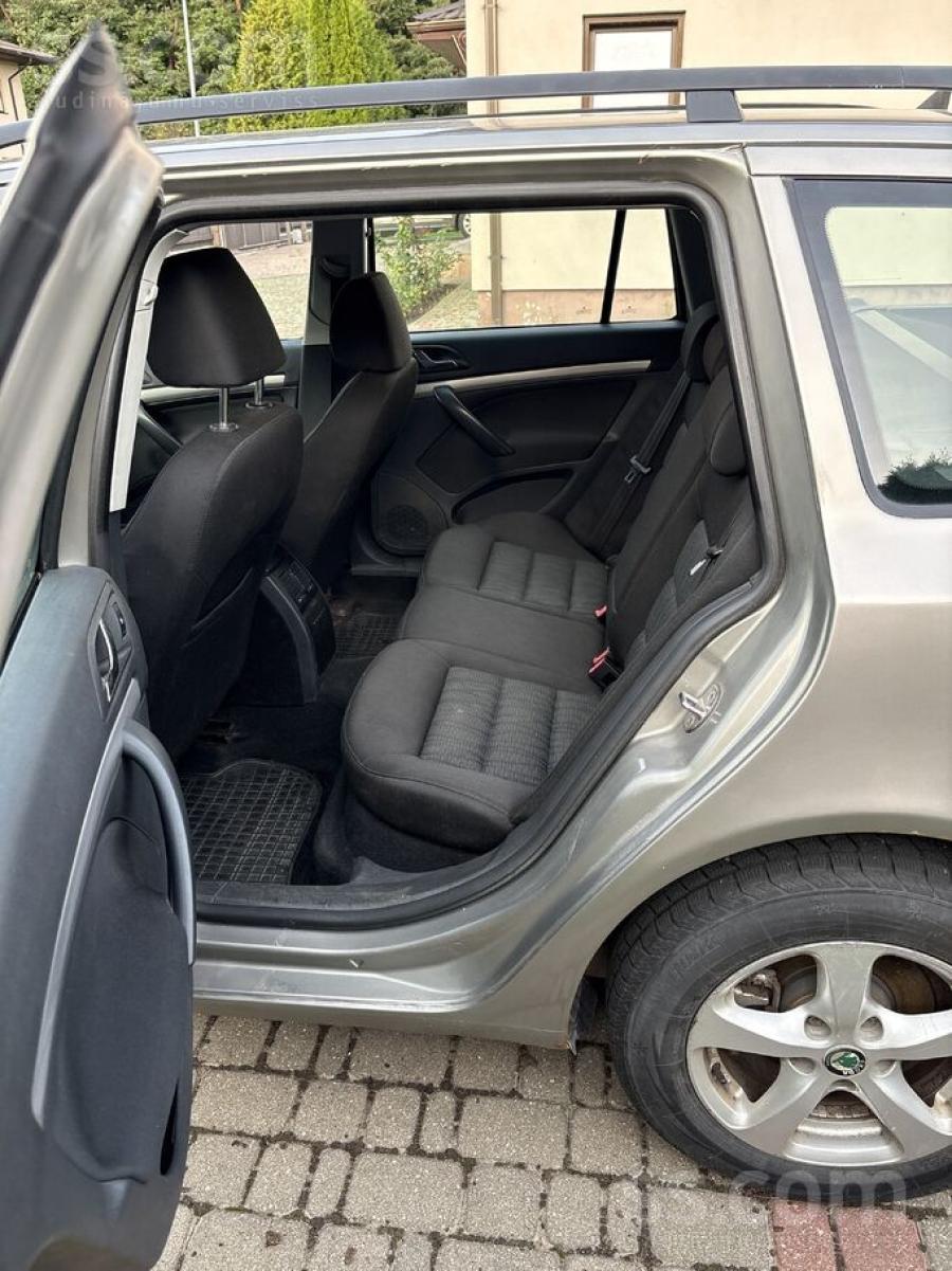 Grey Skoda Octavia 2011 in Riga, with an engine capacity of 2.00 L and mileage of 466 thousand km for 1500 €, photo 5 on AUTOMOTO.COM.LV