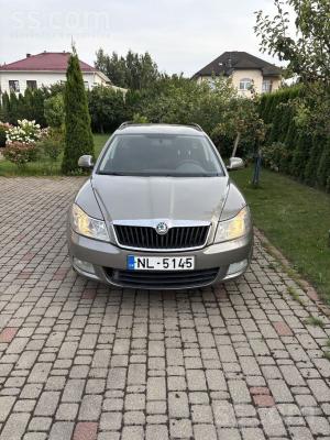 Grey Skoda Octavia 2011 in Riga, with an engine capacity of 2.00 L and mileage of 466 thousand km for 1500 €, photo 7 on AUTOMOTO.COM.LV