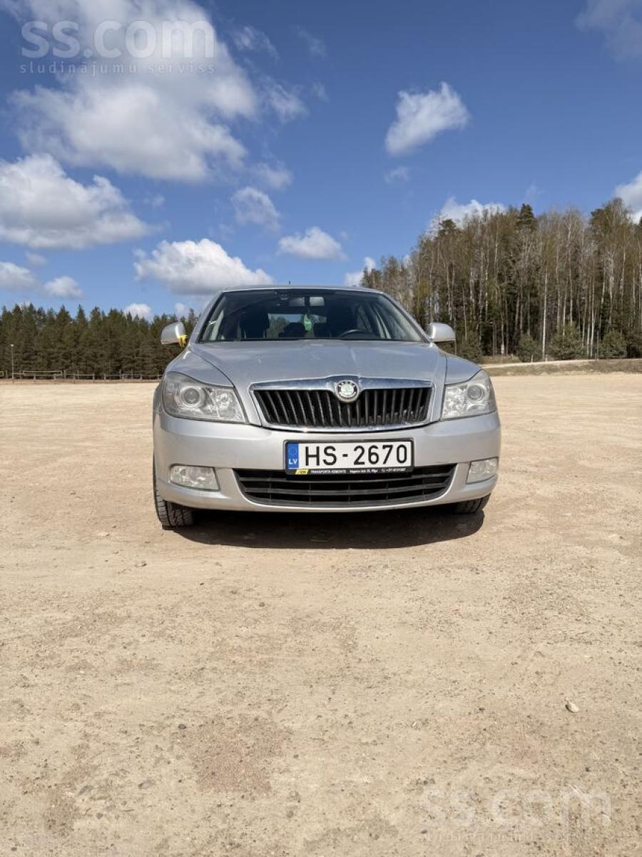 Grey Skoda Octavia 2011 in Riga, with an engine capacity of 1.60 L and mileage of 304 thousand km for 1500 €, photo 3 on AUTOMOTO.COM.LV