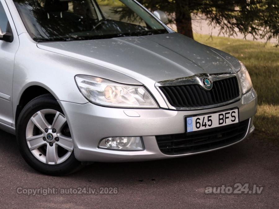 Pelēks Skoda Octavia 2011 Tallina, ar dzinēja tilpumu 1.60 L un nobraukumu 303 tūkst. km par 2900 €, foto 3 vietnē AUTOMOTO.COM.LV