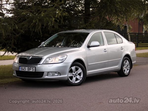 Grey Skoda Octavia 2011 in Tallinn, with an engine capacity of 1.60 L and mileage of 303 thousand km for 2900 €, photo 5 on AUTOMOTO.COM.LV