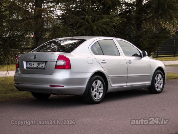 Grey Skoda Octavia 2011 in Tallinn, with an engine capacity of 1.60 L and mileage of 303 thousand km for 2900 €, photo 6 on AUTOMOTO.COM.LV