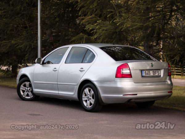 Grey Skoda Octavia 2011 in Tallinn, with an engine capacity of 1.60 L and mileage of 303 thousand km for 2900 €, photo 8 on AUTOMOTO.COM.LV