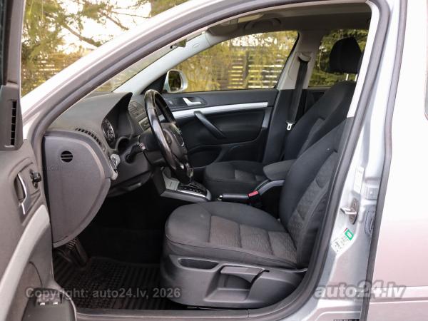 Grey Skoda Octavia 2011 in Tallinn, with an engine capacity of 1.60 L and mileage of 303 thousand km for 2900 €, photo 10 on AUTOMOTO.COM.LV
