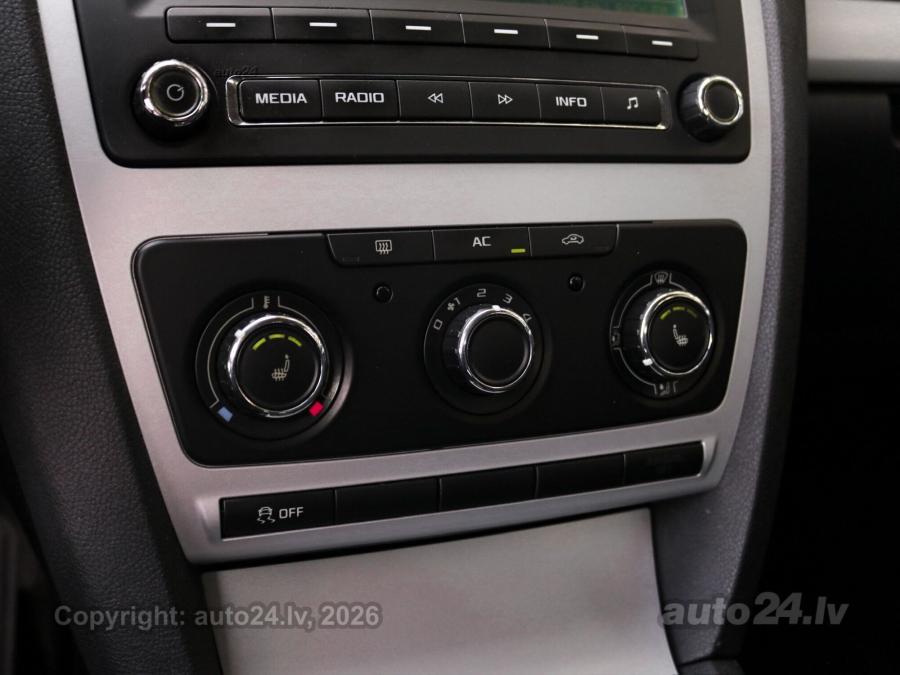 Pelēks Skoda Octavia 2011 Tallina, ar dzinēja tilpumu 1.60 L un nobraukumu 303 tūkst. km par 2900 €, foto 14 vietnē AUTOMOTO.COM.LV