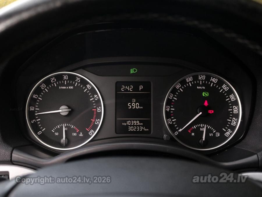 Pelēks Skoda Octavia 2011 Tallina, ar dzinēja tilpumu 1.60 L un nobraukumu 303 tūkst. km par 2900 €, foto 17 vietnē AUTOMOTO.COM.LV