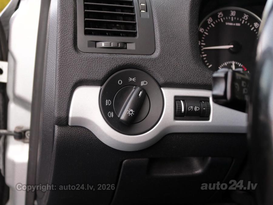 Pelēks Skoda Octavia 2011 Tallina, ar dzinēja tilpumu 1.60 L un nobraukumu 303 tūkst. km par 2900 €, foto 18 vietnē AUTOMOTO.COM.LV