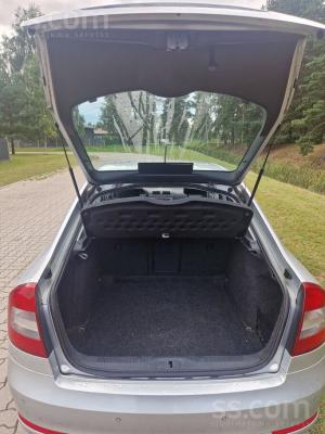 Pelēks Skoda Octavia 2011 Rīga, ar dzinēja tilpumu 1.60 L un nobraukumu 248 tūkst. km par 1700 €, foto 5 vietnē AUTOMOTO.COM.LV